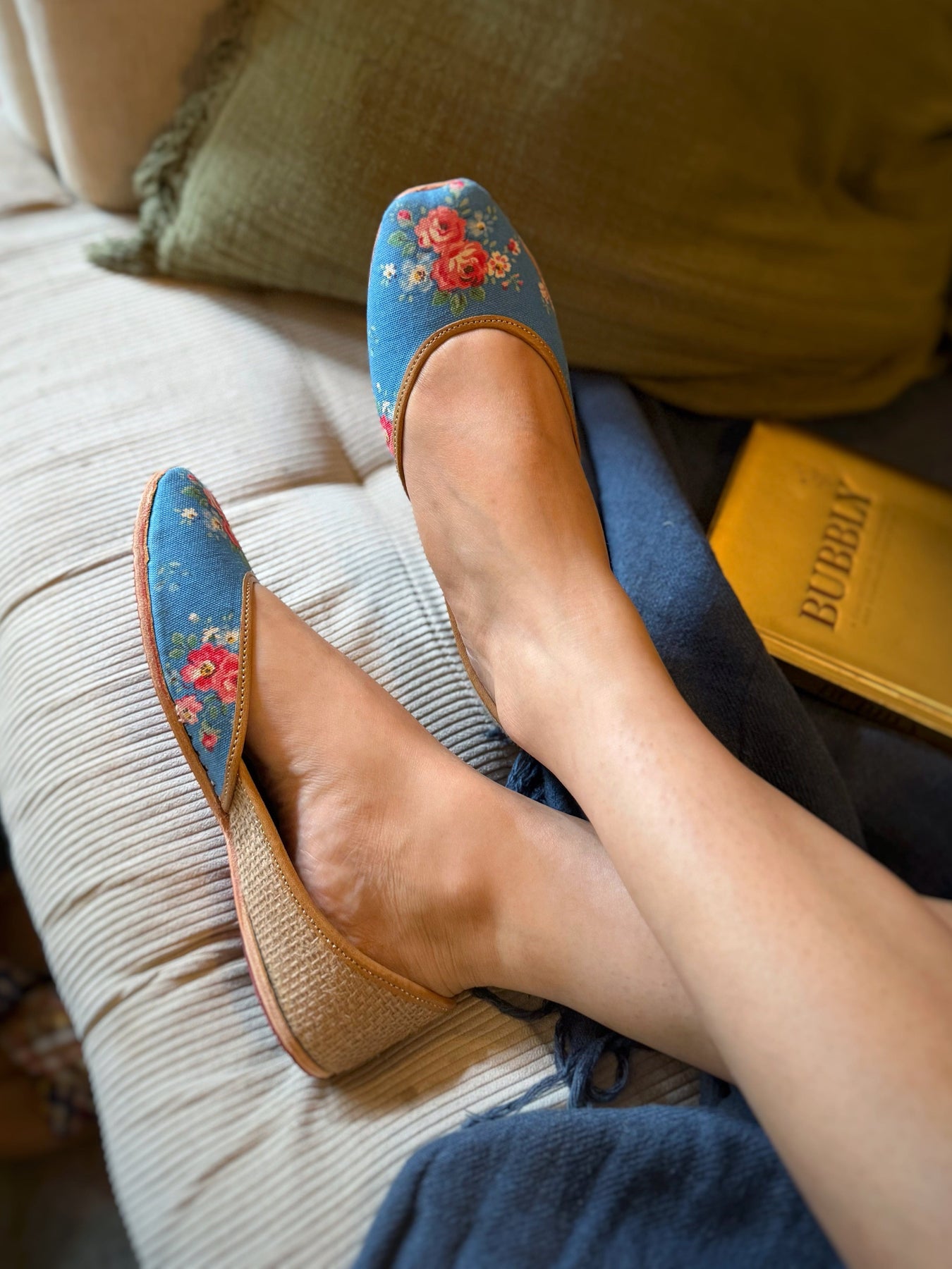 Buy Designer Juttis Online for Women & Men - pastels & pop